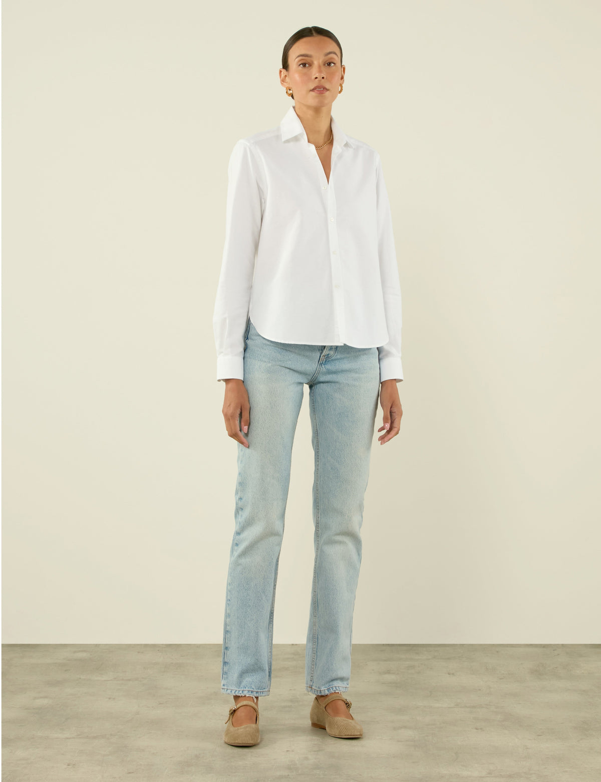 How to Tuck a Shirt (Properly) - Expert Styling Guide | WNU – With ...